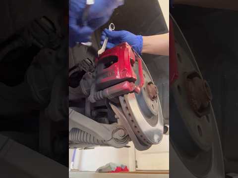 B9 Audi S5 rear brake pad change #audi #automobile #car #brakepads #audis5