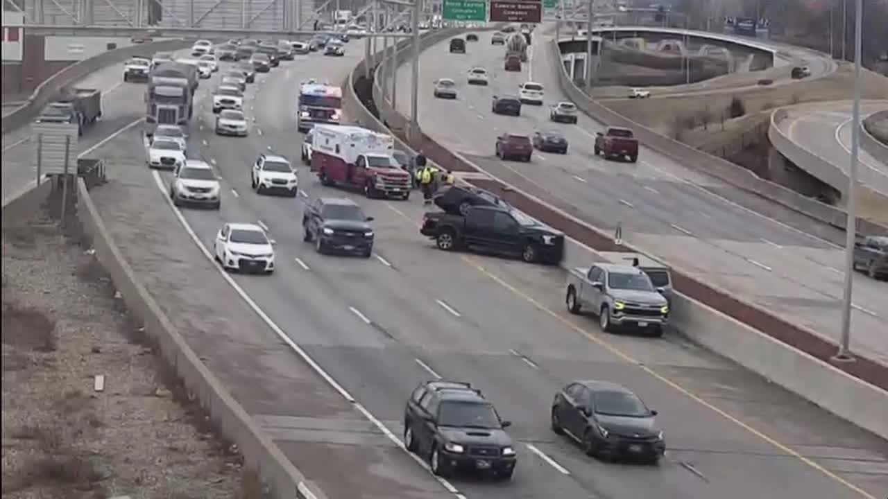 Multi-vehicle crash on Interstate 235 in Des Moines