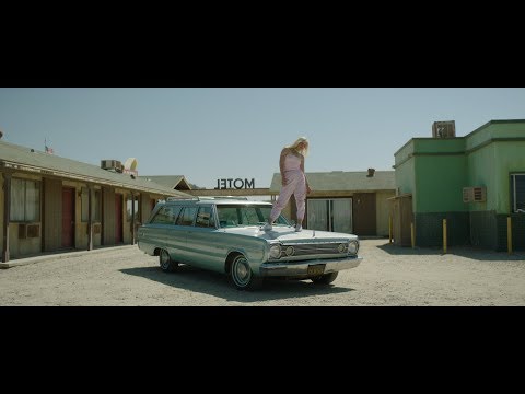 Emily Rowed releases a music video for her “Pinball” single