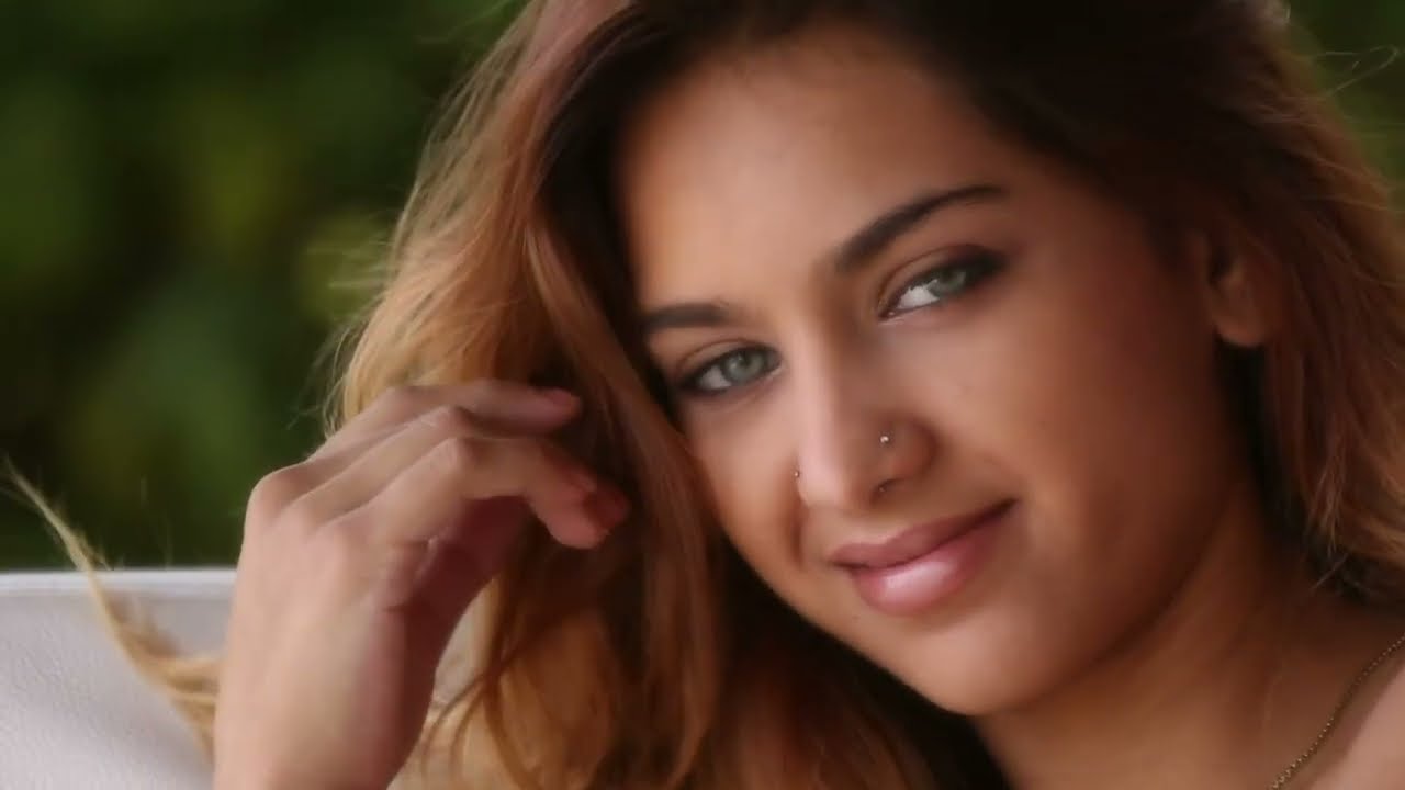 Uma Jolie Beautiful Lady