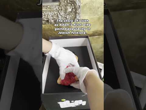 Unboxing Lilith, art toy and contemporary art sculpture
