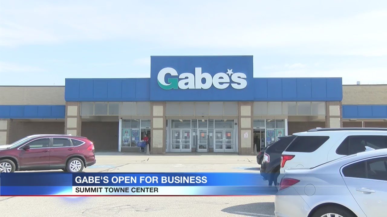 Gabe's Discount Store open to the public, local business owner frustrated