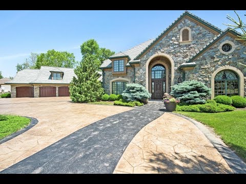 The SELLING Team's Homes For Sale: 555 Maple Knoll Road, Coldwater, MI 49036