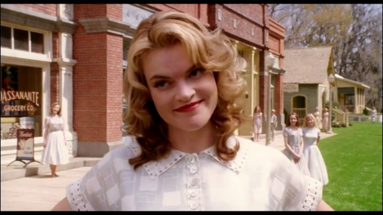 Missi Pyle (Galaxy Quest) in 