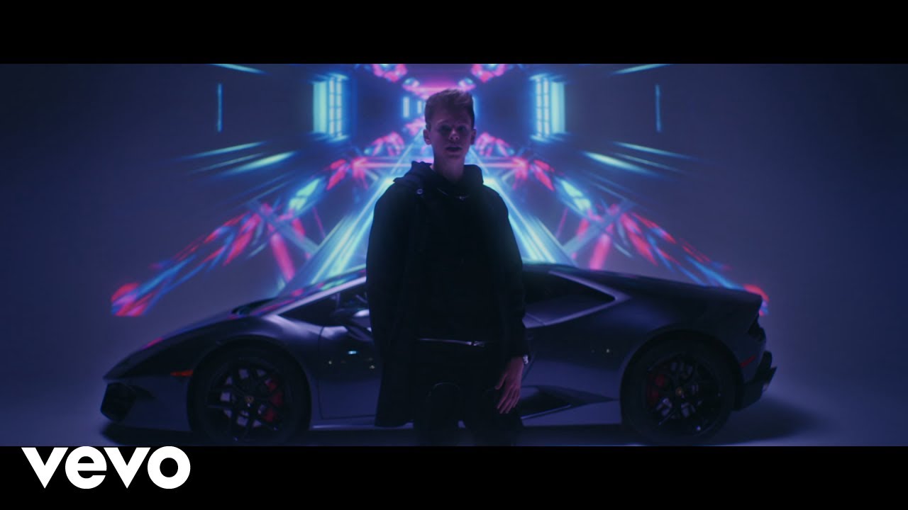 Carson Lueders - No Caption
