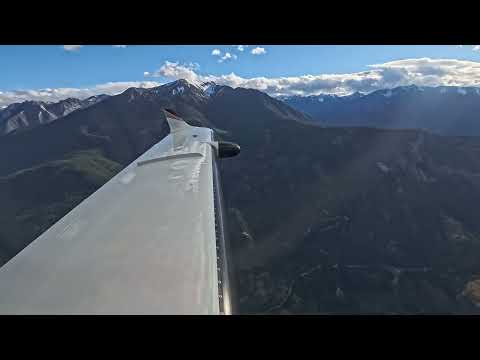 A TBM900 flight into a Stunning Canadian Rockies Airport!