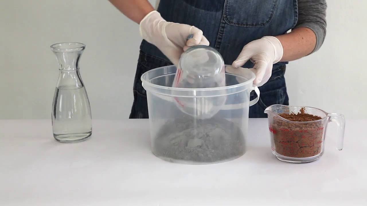 How to make tablecloth weights with cement.