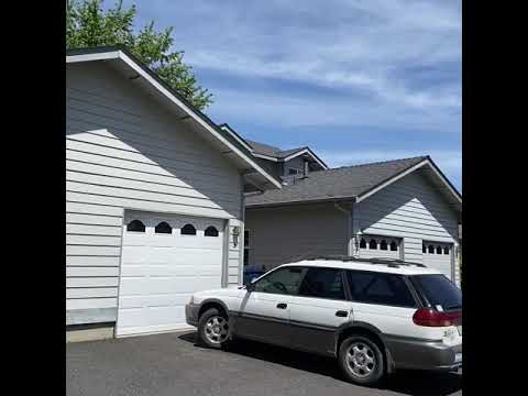 990 ne Savannah dr, bend