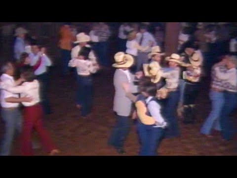 FLASHBACK: Billy Bob's Texas opens in Fort Worth with a ton of parking issues