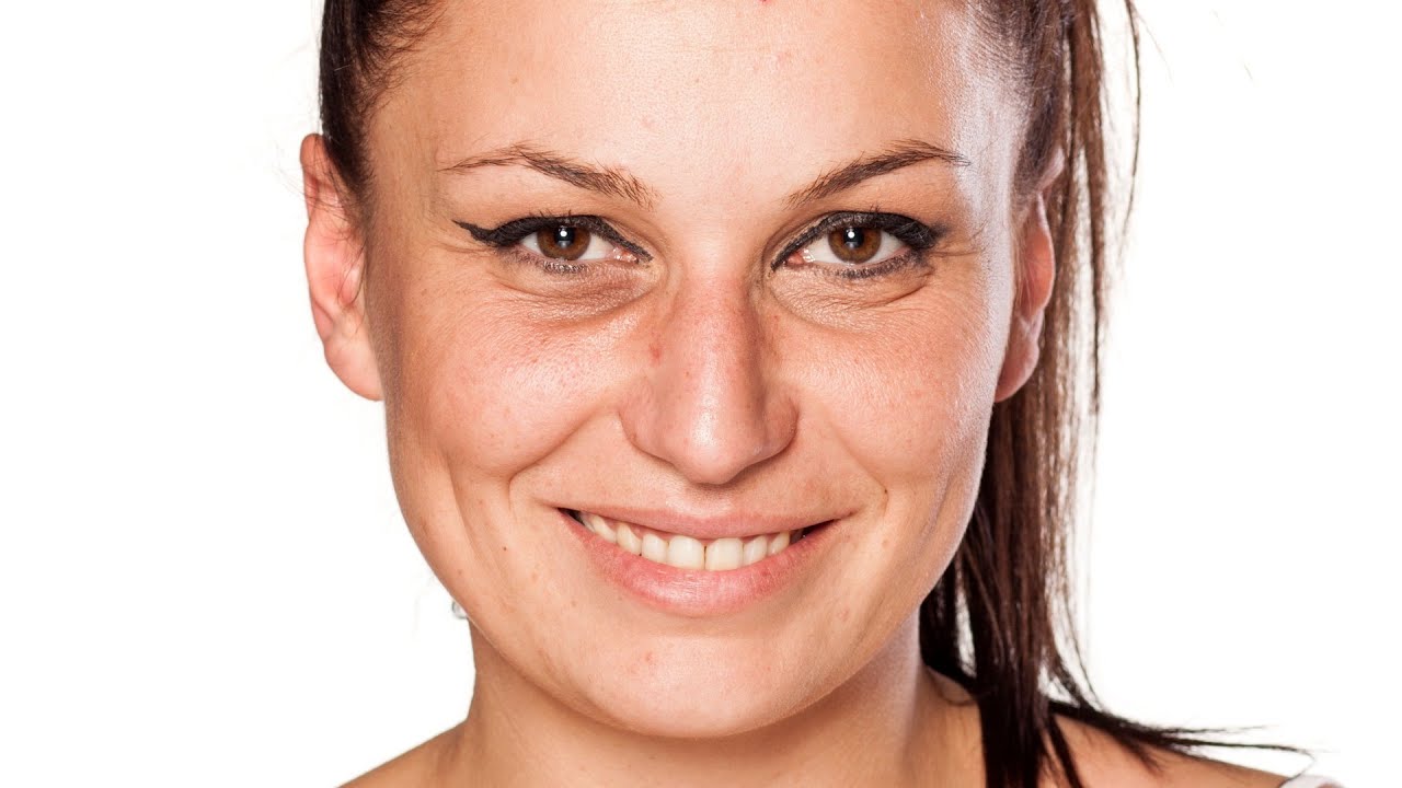 These Eye Makeup Fails Really Age You