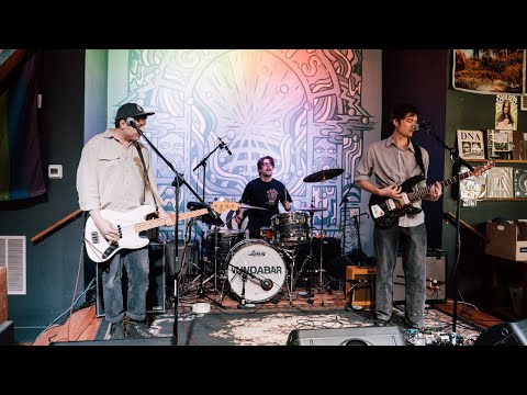 WNXP Presents: Vundabar - Beta Fish (Live at Grimey's)