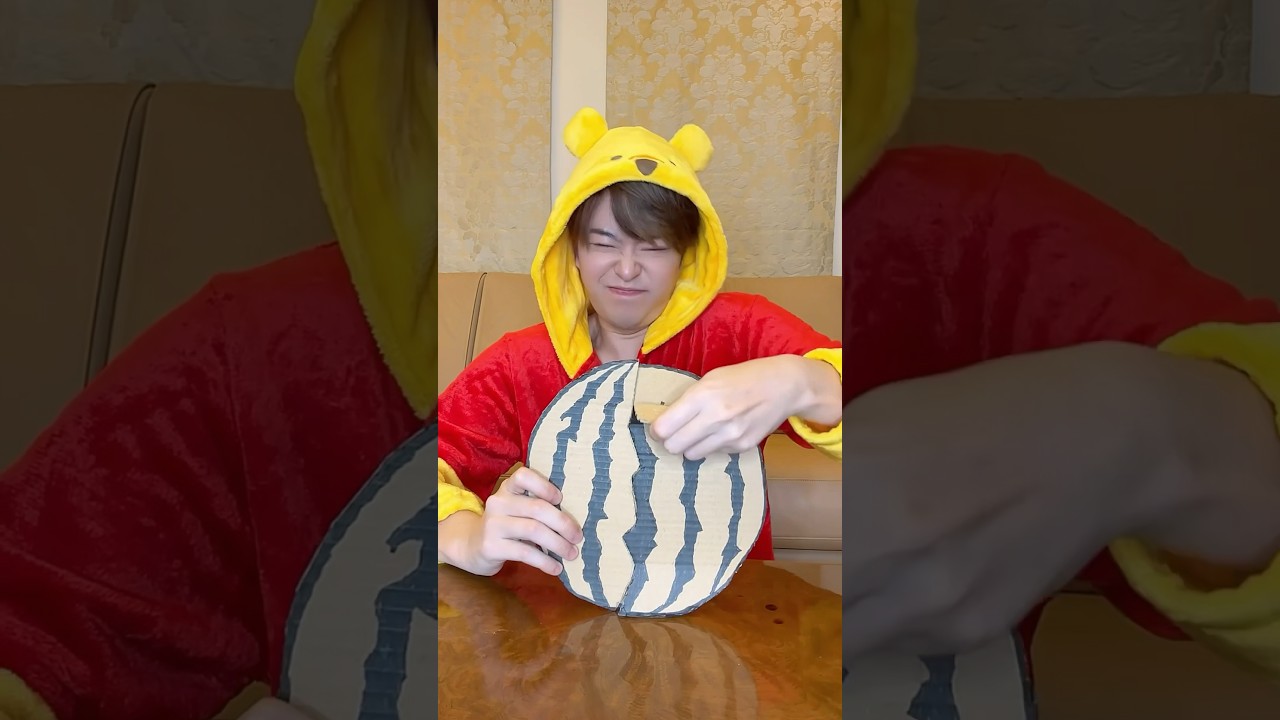 PROPER WAY TO EAT CARDBOARD FRUIT！#asmr