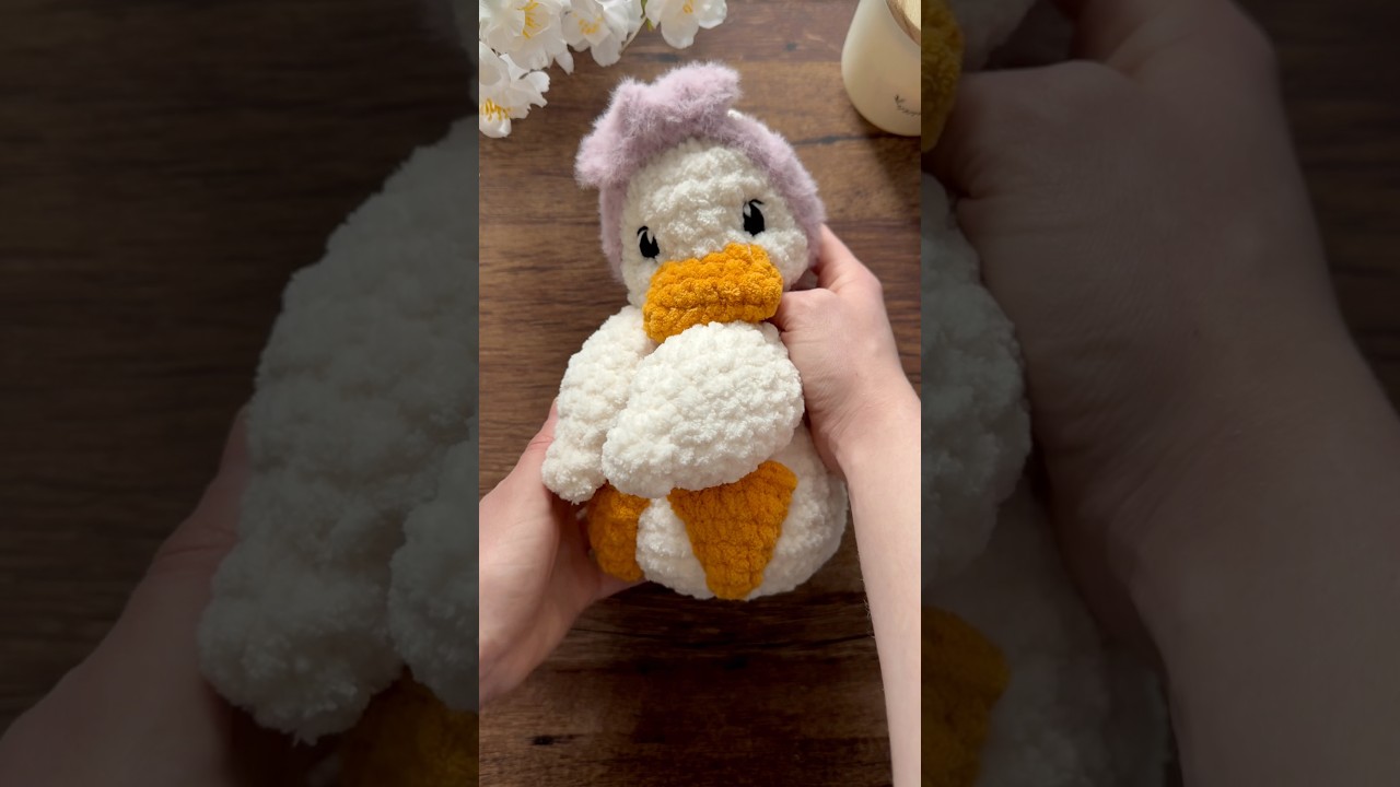 Crocheting a duck 🦆🤍 #crochet #duck #plushies #amigurumi #cute