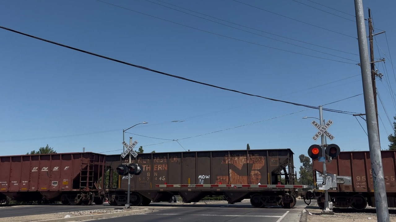 BNSF 7033 Manifest Train South - E. Alpine Avenue Railroad Crossing, Stockton CA