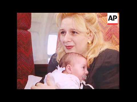 FRANCE: YASSER ARAFAT MEETS UP WITH WIFE AND BABY