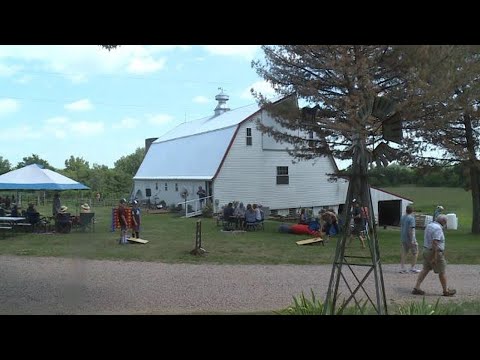 Wilde Prairie Winery hosts Sunday at the Vineyard
