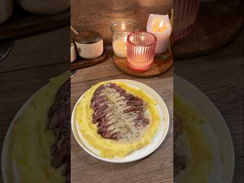 Steak with creamy black pepper sauce and mashed potatoes! 🤤 #steak #dinner #recipe #potatorecipe