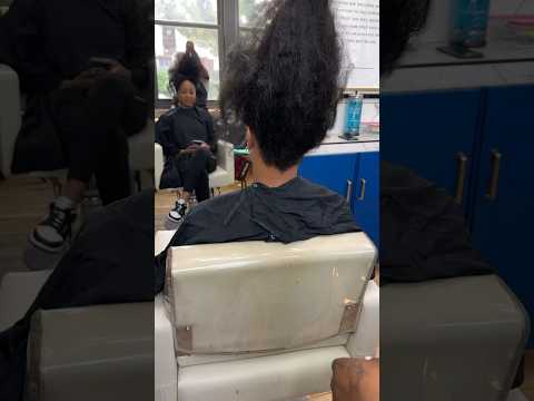 She couldnโt believe her hair got so straight ๐ฎ #silkpress #chicagohairstylist #twelve12beaute