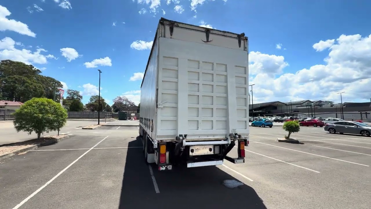 2004 Isuzu F Series