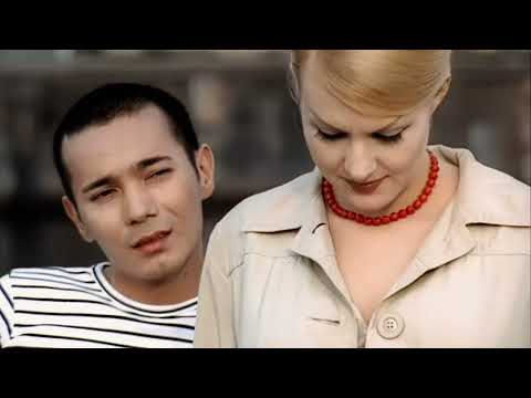 Renata Litvinova in music video to the song by Alla Pugacheva "River tram" | scene pack