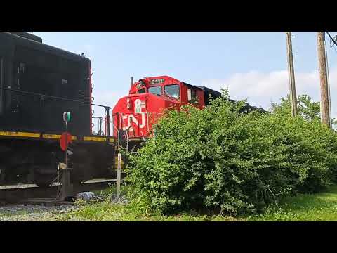 CN L526 with "LHF" locomotives switching and leaving Boucherville, Qc #cn526 #train #local #lhf #cn