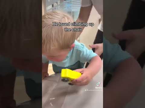 Toddler visits the dentist for the first time