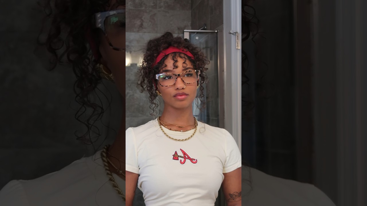 Headbands + curly bangs = ❤️🔥🥵😍#curlyhairstyles