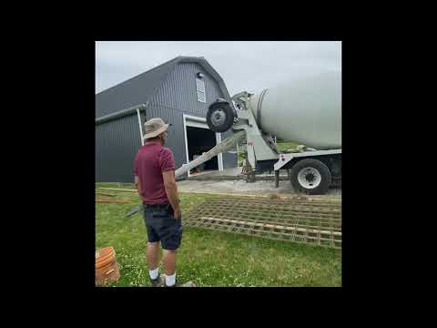 How we concrete a driveway in America#drivewayconstruction#newdriveway. @themiless9506