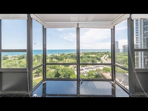 A lake and park view 1-bedroom at K Square in the Old Town Triangle