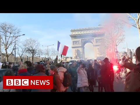 Tens of thousands protest against Covid pass in France - BBC News