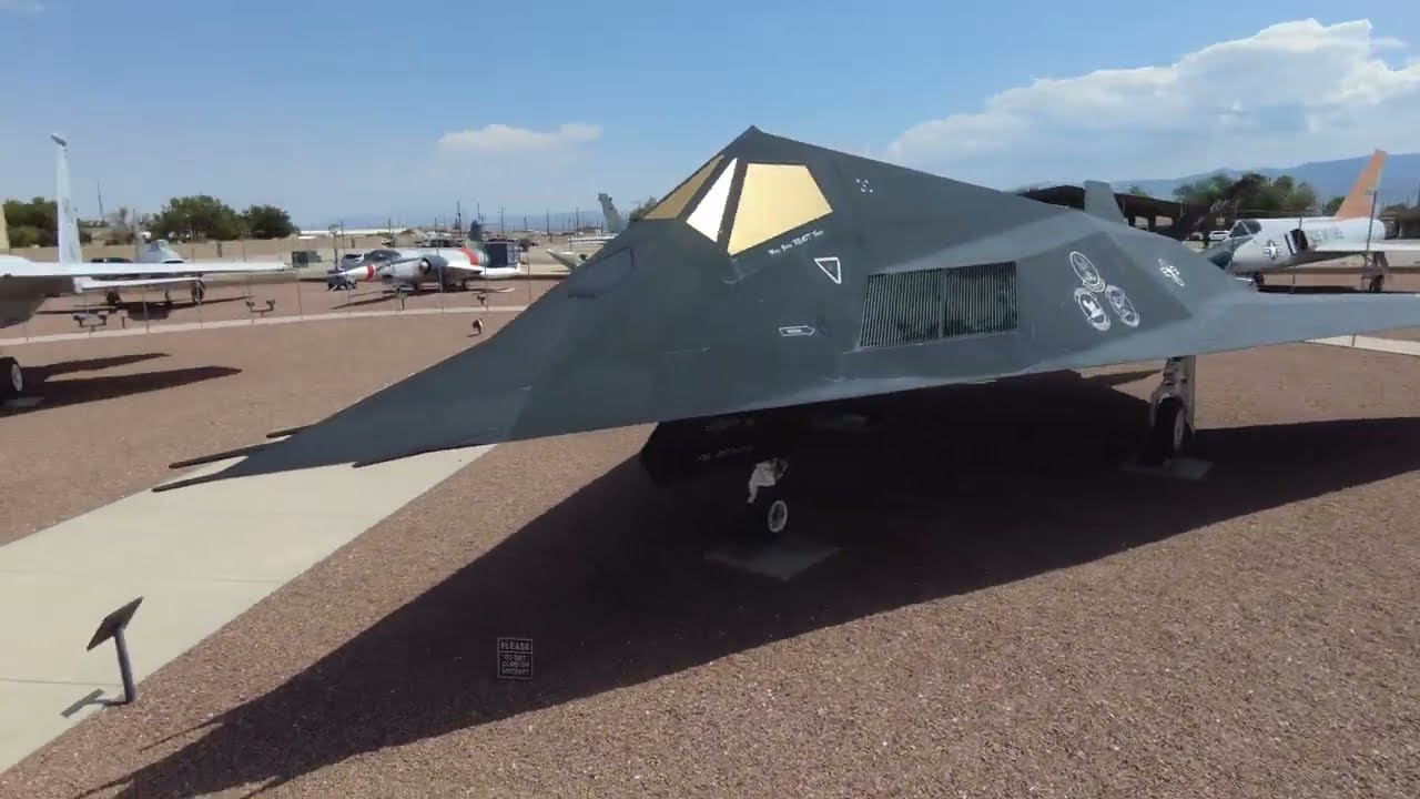 F-117 Night Hawk Walkaround
