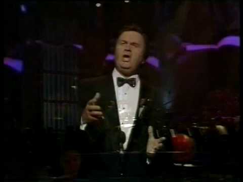 Frank Patterson sings “Queen of the May” | Silver Birch Press