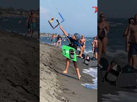 Kid can’t reach the bar of his kite! ????