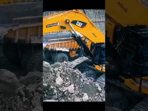 Sabse Khatarnaak Poclain Machine #shorts #caterpillar