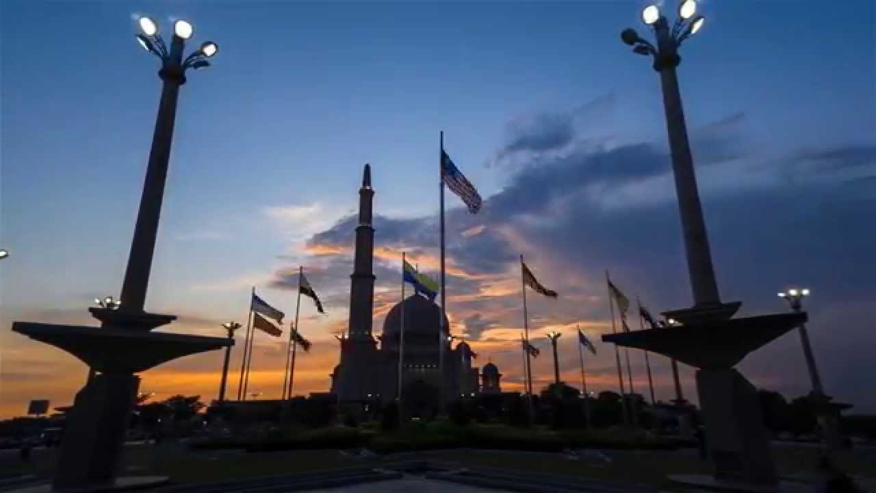 Time Lapse of a Majestic Sunset at Putra Mosque