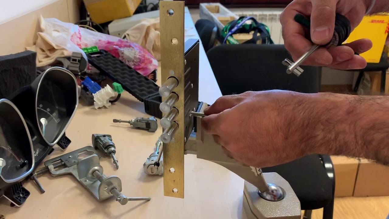 Secureme 3x3 double bit lock opening