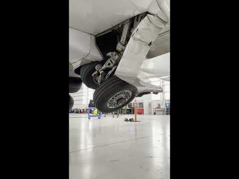 CRJ 900 gear retraction and extension test #regional #airliner #shorts #aviation #shortvideo #plane