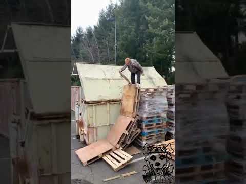 SCRAM SKATES STACKED PALLET QPIPE SHORT