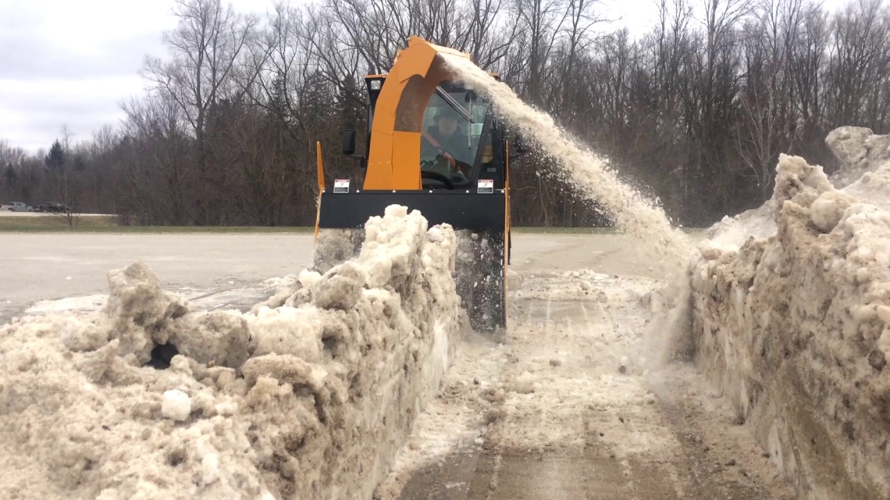 Trackless MT7 Municipal Tractor Ribbon Snowblower