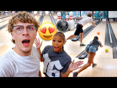 LATE NIGHT BOWLING WITH MY GIRLFRIEND..😍