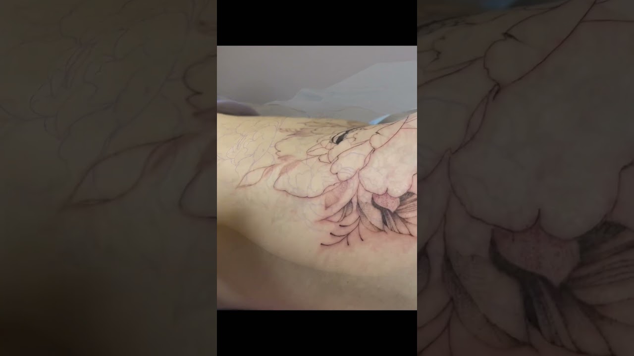 Large floral tattoo #seattle #art #flowertattoo #seattlelife #peony #summer #vibes #happy #beautiful