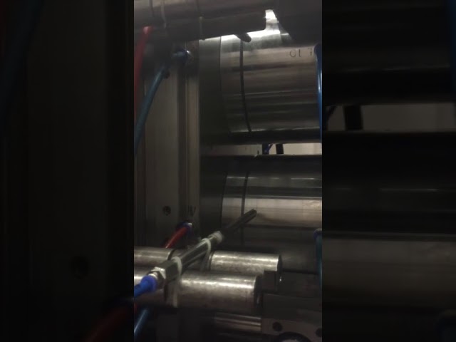 Horizontal Plastic Injection Molding Machine - Door Magnet Catcher ...