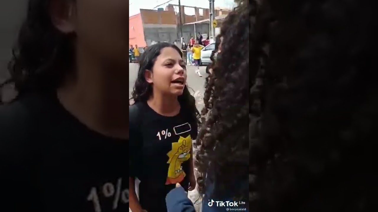 briga em porta do colégio só as novilas