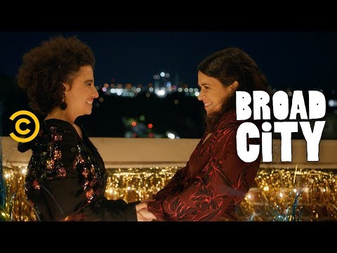 Ilana Gives Abbi a Send-Off Fit for a Kween - Broad City