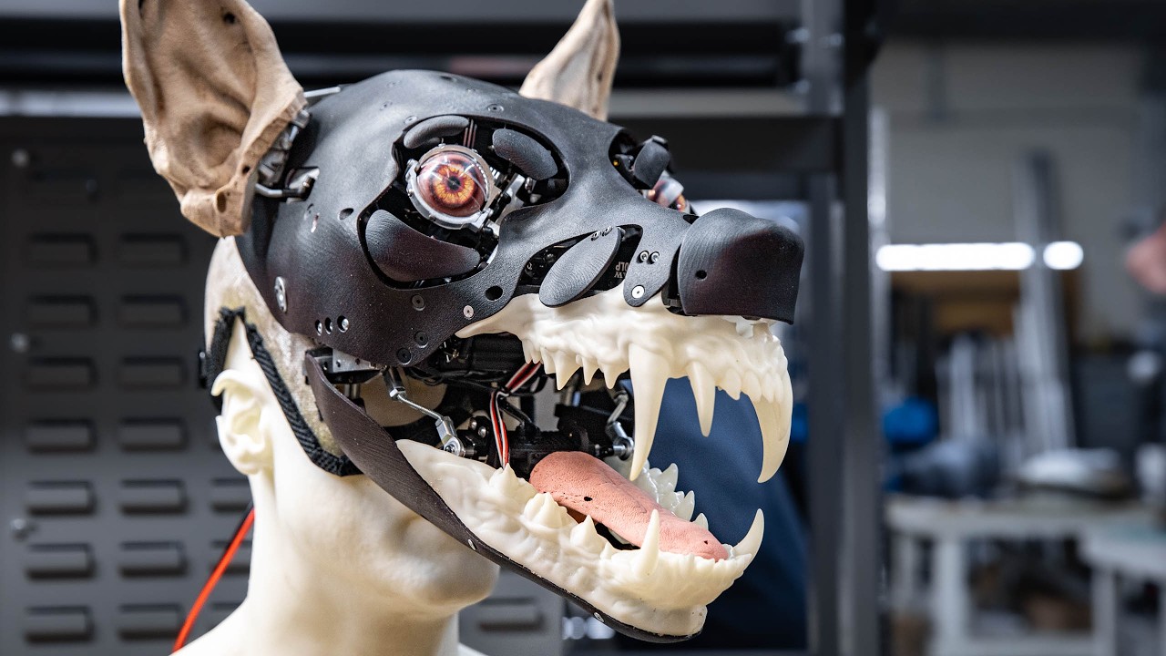 How an Advanced Animatronic Creature Is Puppeted!