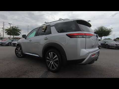 2022 Nissan Pathfinder Platinum | Brilliant Silver | Charcoal Interior