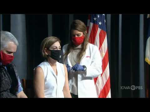 Iowa Gov. Kim Reynolds receives COVID-19 vaccine
