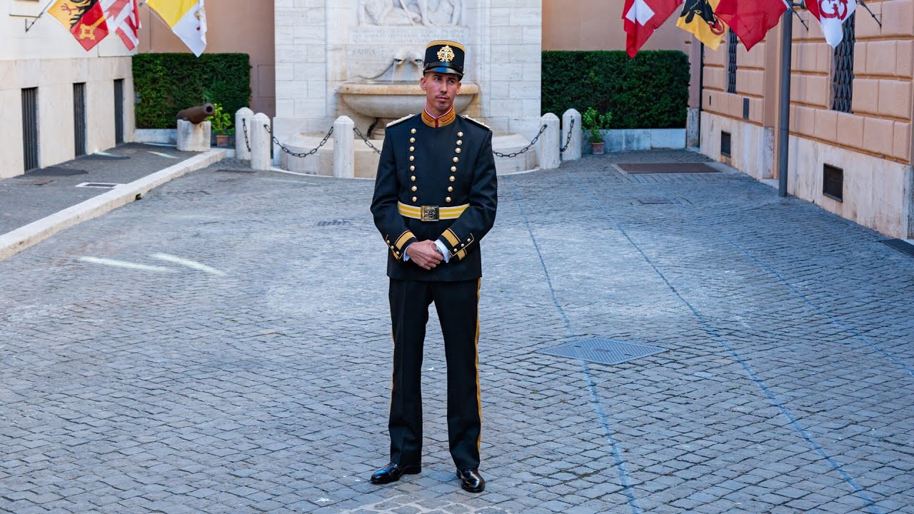 Pope's Swiss Guard debuts new uniforms