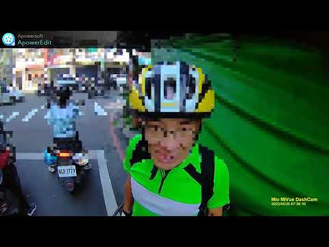 年輕人~別跟我搶有禮貌模範生~ | WoWtchout - 地圖型行車影像分享平台