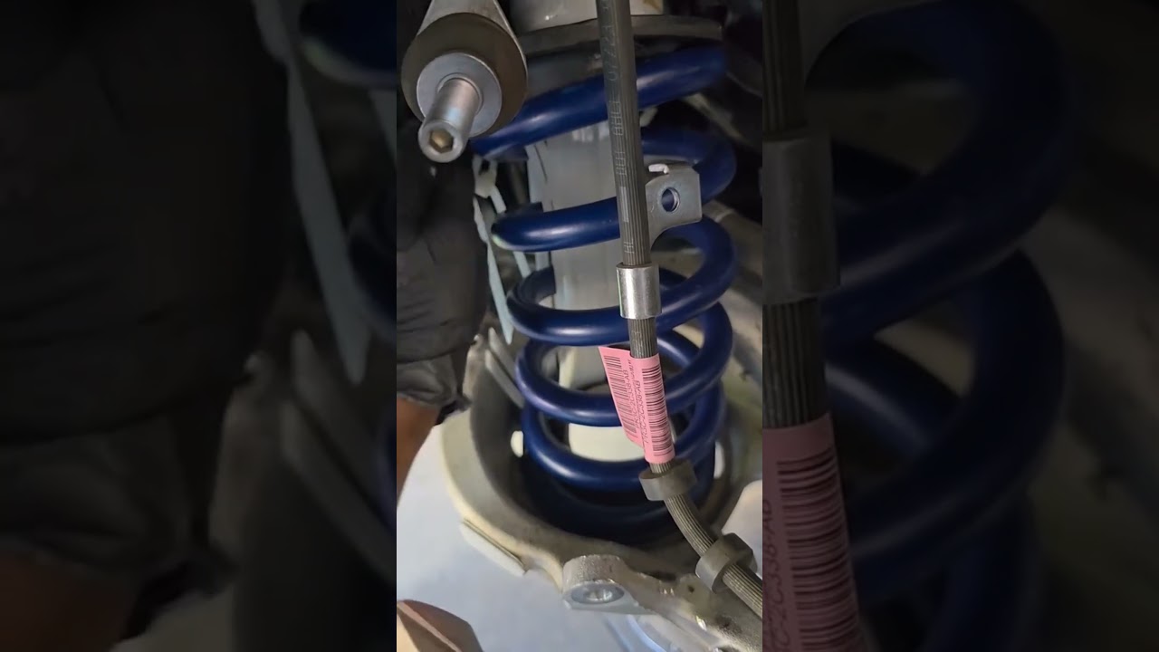 Quick Trick for Installing Coil Springs #automobile #tools #mechanical #shorts